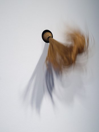 Mika Rottenberg Antimatter Factory – Kunst Haus Wien. Museum Hundertwasser